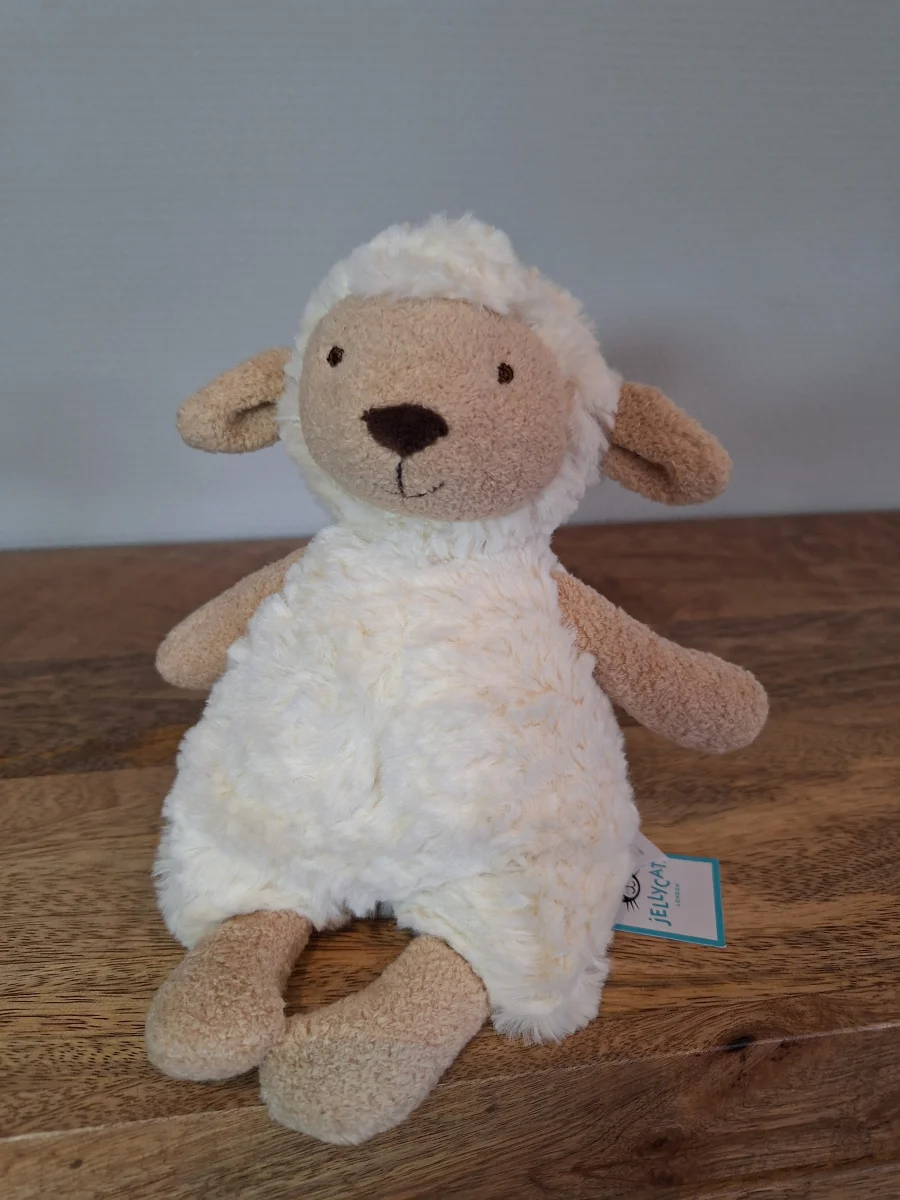 Lollie Lamb Photo by Sofie - JellyCats Collection | Jelly Journal