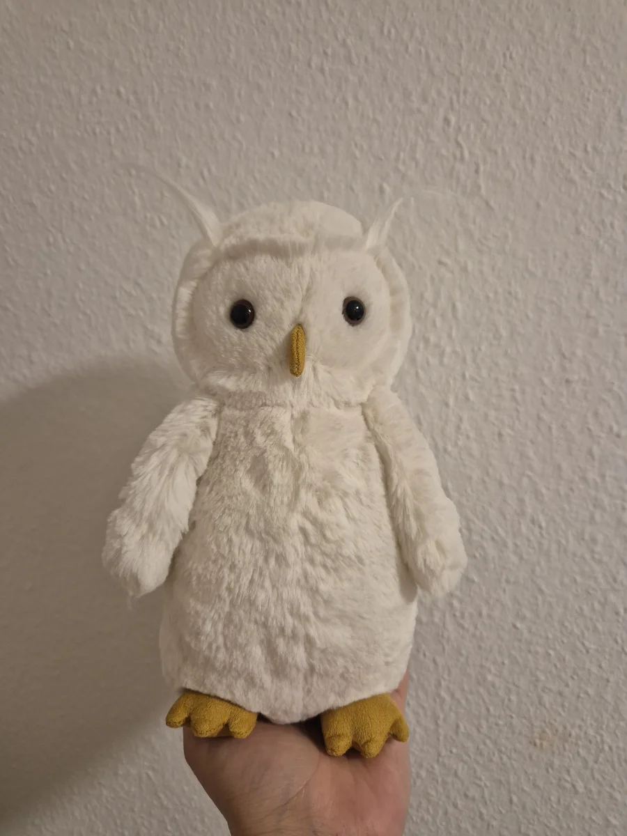 Bashful Owl Jellycat Photo by Helena | Jelly Journal